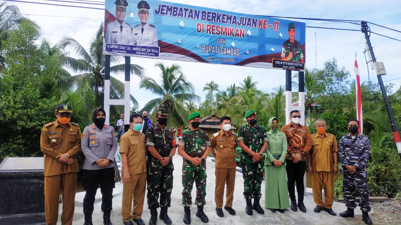 Bupati Satono Resmikan Jembatan Berkemajuan Ke 11 - PPID KABUPATEN SAMBAS