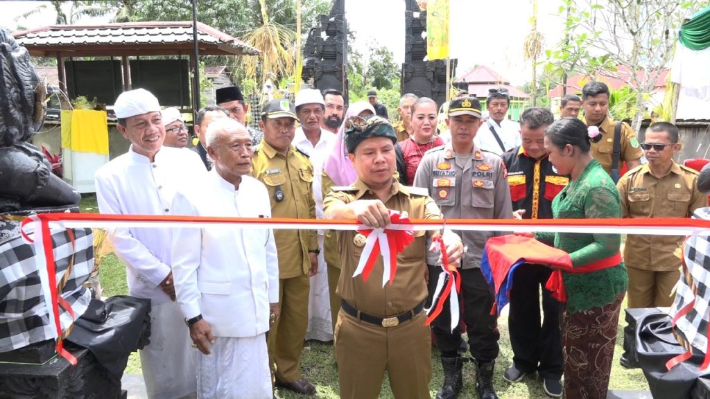 Resmikan Pura di Subah, Bupati Satono anggap Wujud keberagaman Sambas Berkemajuan - PPID ...