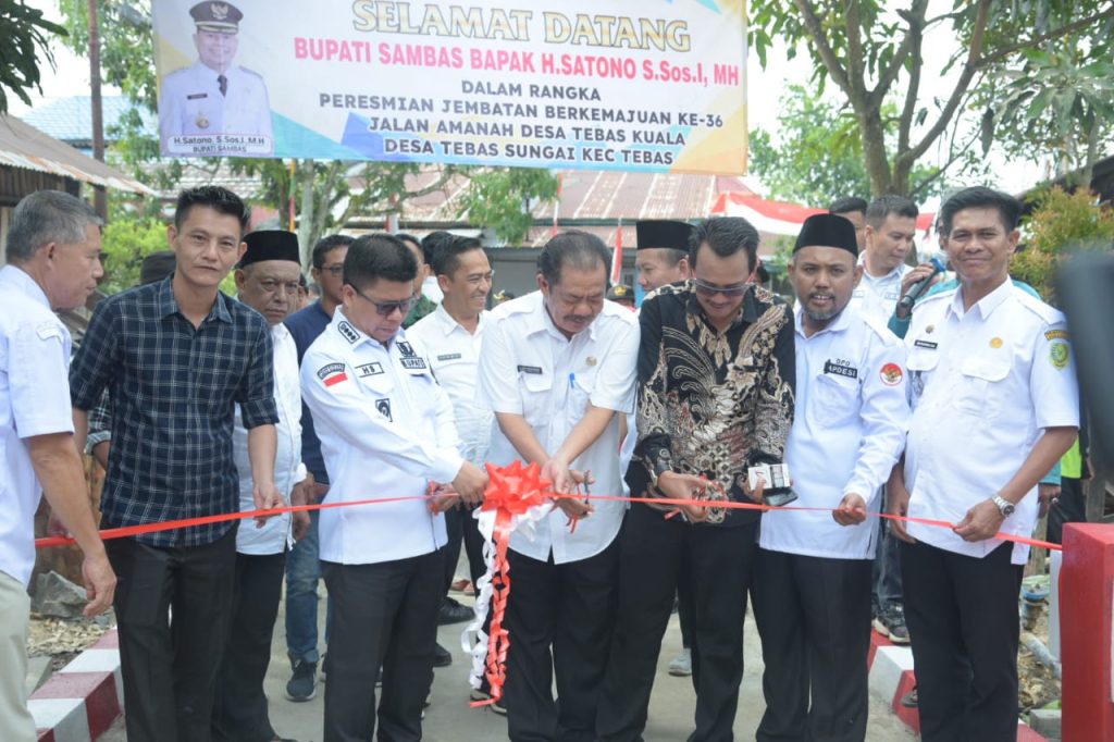 Resmikan Jembatan Berkemajuan Ke-36, Bupati Satono Apresiasi Semangat Gotong Royong Masyarakat ...