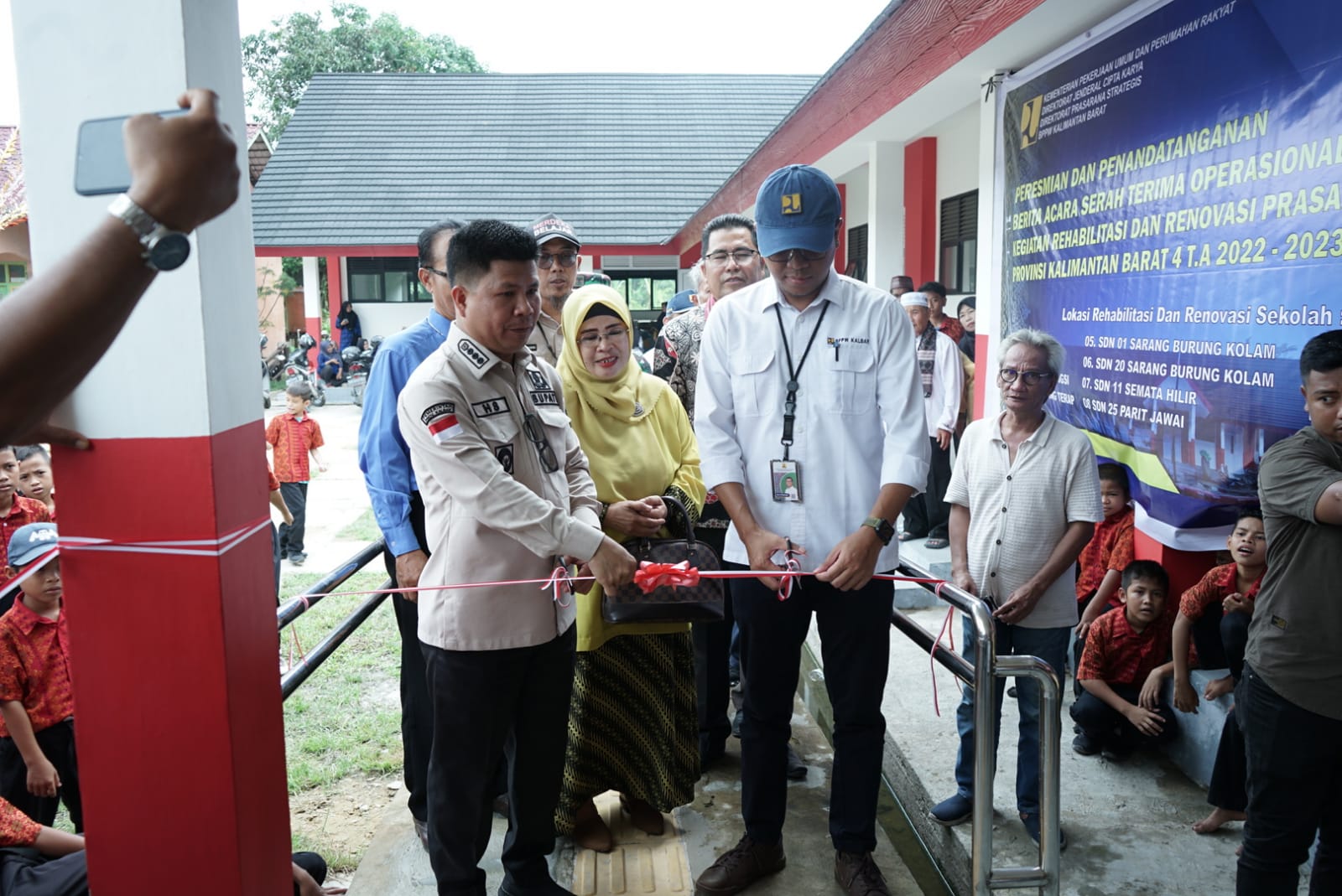 Tingkatkan Kualitas Pendidikan, Bupati Satono Resmikan 12 Gedung Sd Merah Putih - PPID Kabupaten ...